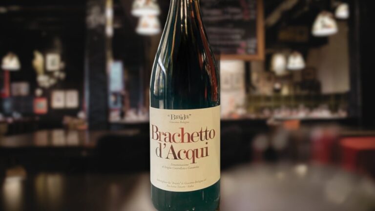 19 Popular Semi Sweet Red Wines (Best Bottles to Try)